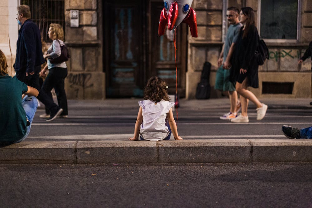 Città senza bambini: quando il costo della vita espelle le famiglie dai ...